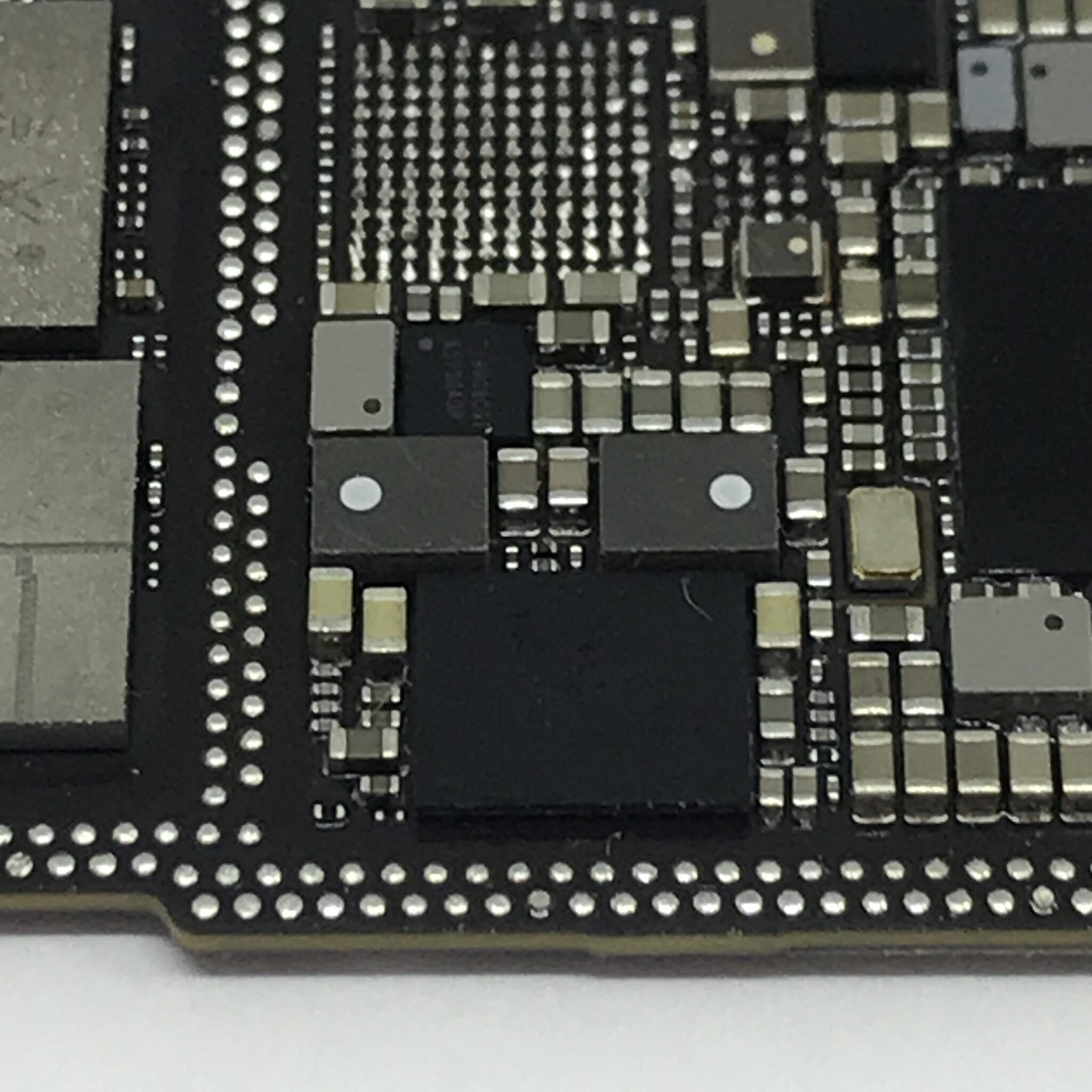 SN2611A0 iPhone 11 Charging IC SN2611 - Micro Soldering